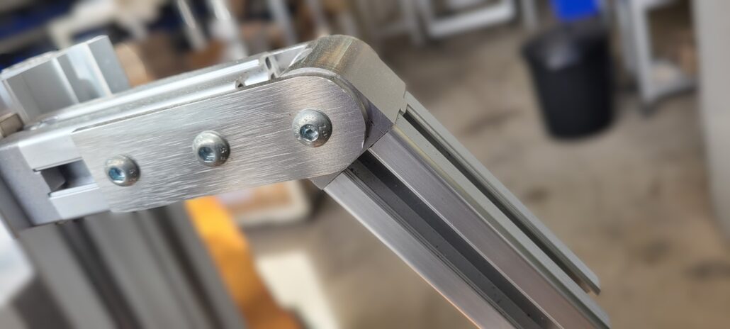 Pivoting corner joint 4545 - GAP Engineering