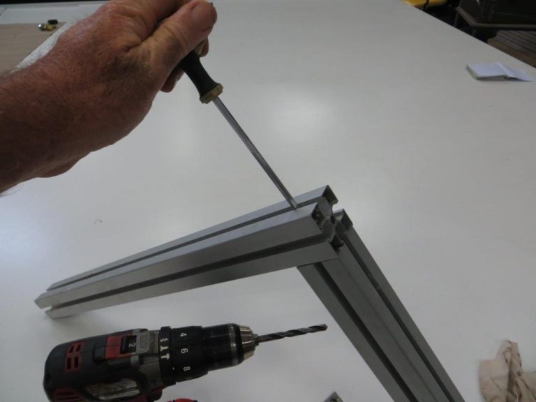 How to connect T-Slot Aluminium extrusions. - GAP Engineering